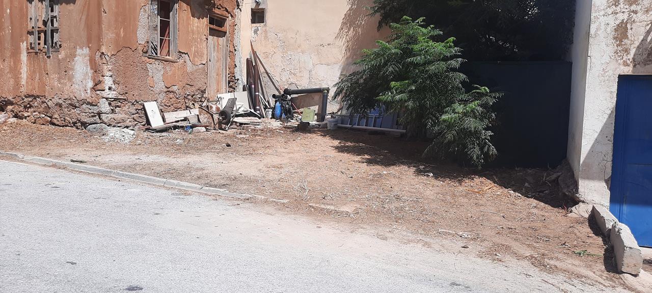 ΚΑΘΑΡΙΣΜΟΣ ΟΙΚΟΠΕΔΟΥ ΕΠΙ ΟΔΟΥ ΚΩΦΙΝΑΚΟΥ, ΛΑΥΡΙΟ – [ΑΥΓ. 2023] – ΔΑΝΕΤΑΛ